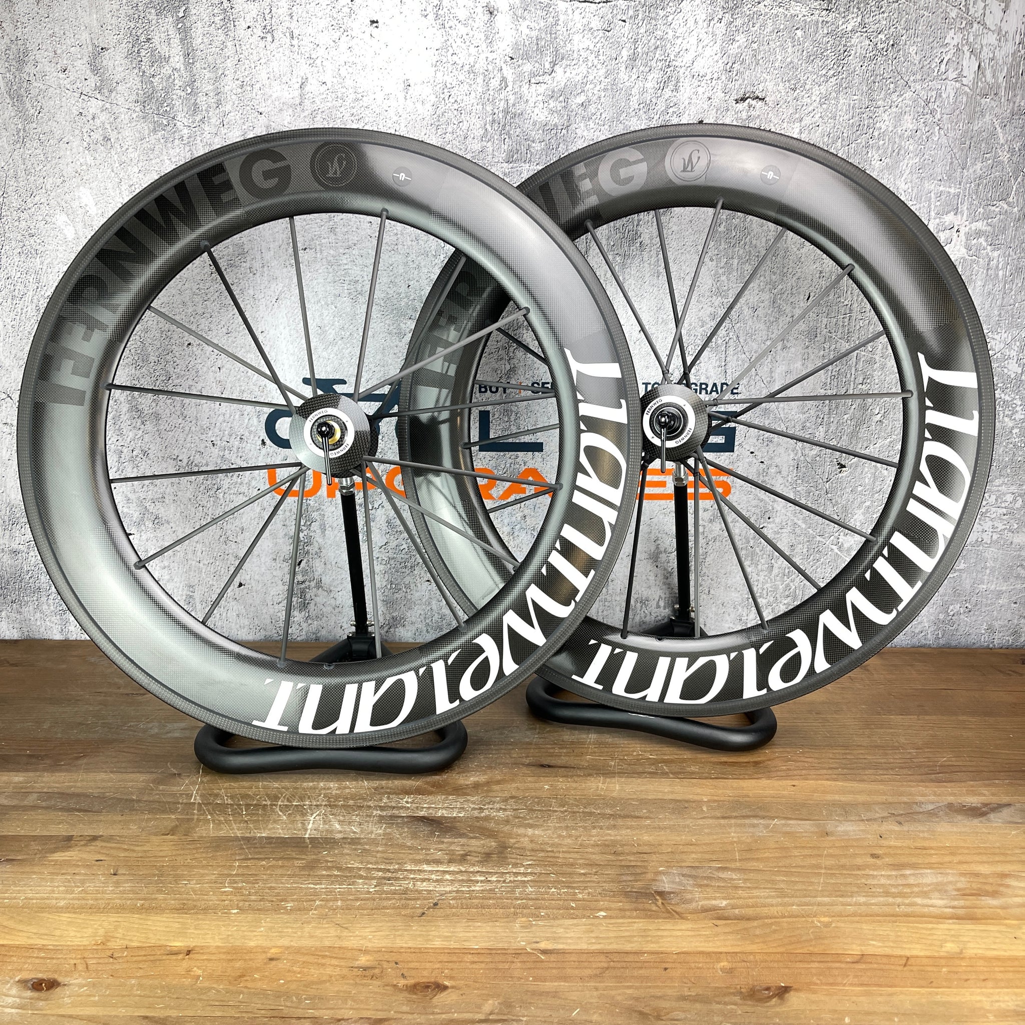 Mint! Lightweight Fernweg C 85 Schwarz Carbon Clincher Wheelset Cerami – CyclingUpgrades.com